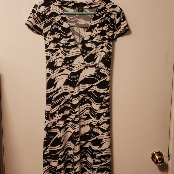 Apostrophe | Dresses | Apostrophe Stretch Black White Maxi | Poshmark